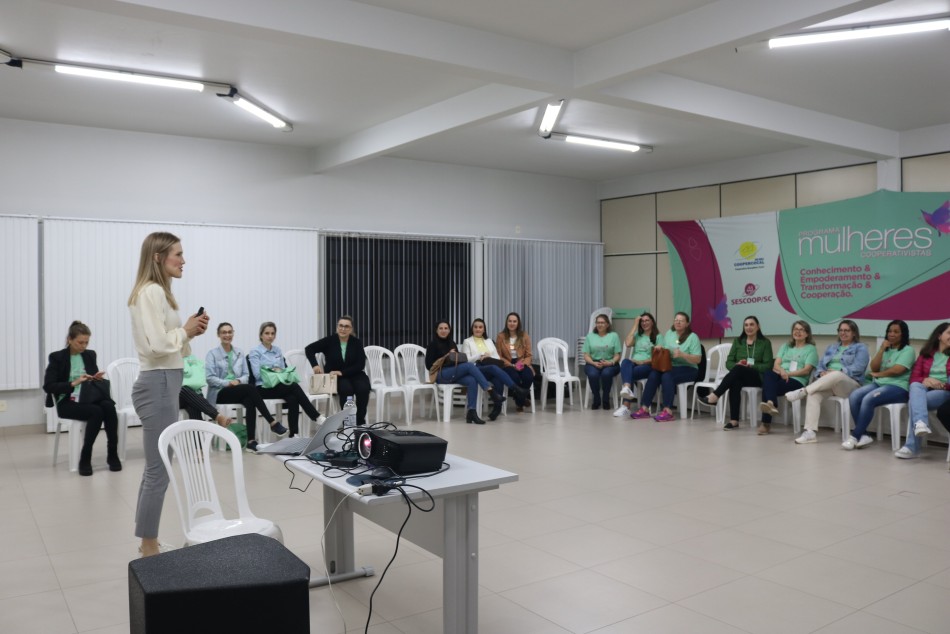 Mulheres Cooperativistas da Coopercocal concluem módulo de comunicação ...